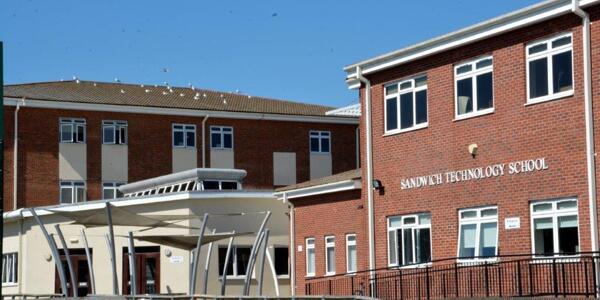 Welcome to Sandwich Technology School